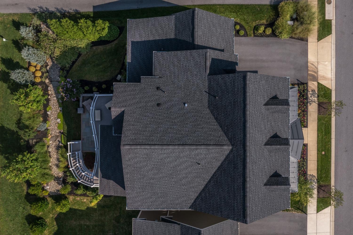 Hip Roof Vs Gable Roof: 8 Main Differences